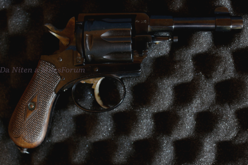 Revolver di fabbricazione Belga