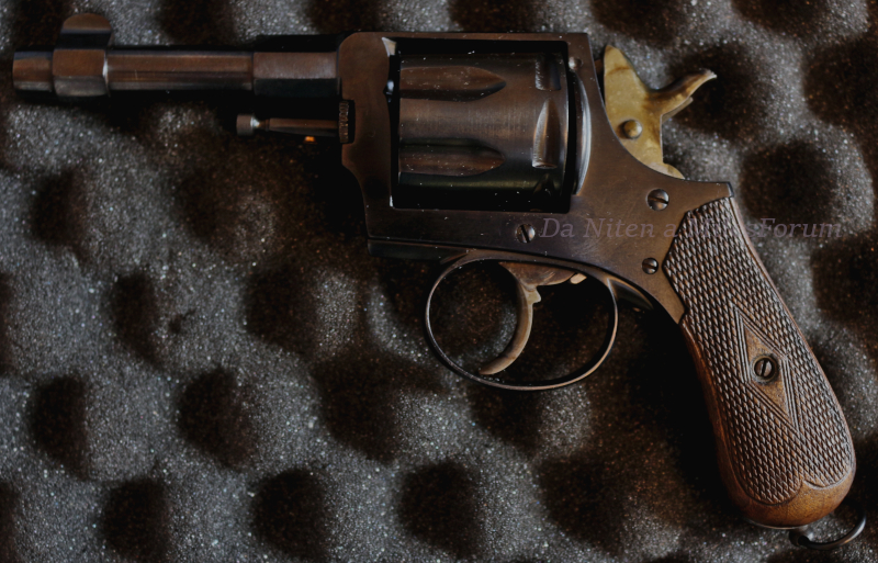 Revolver di fabbricazione Belga