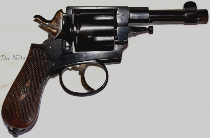 Revolver di fabbricazione Belga