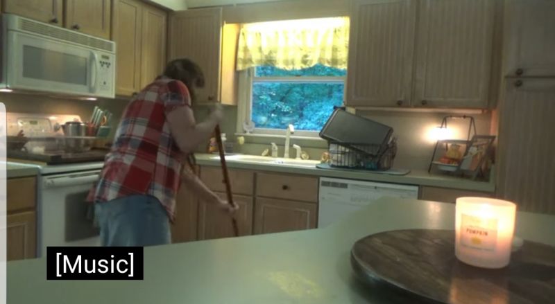 Moss Family Tv:Where the onions are always chunky and the food looks ...