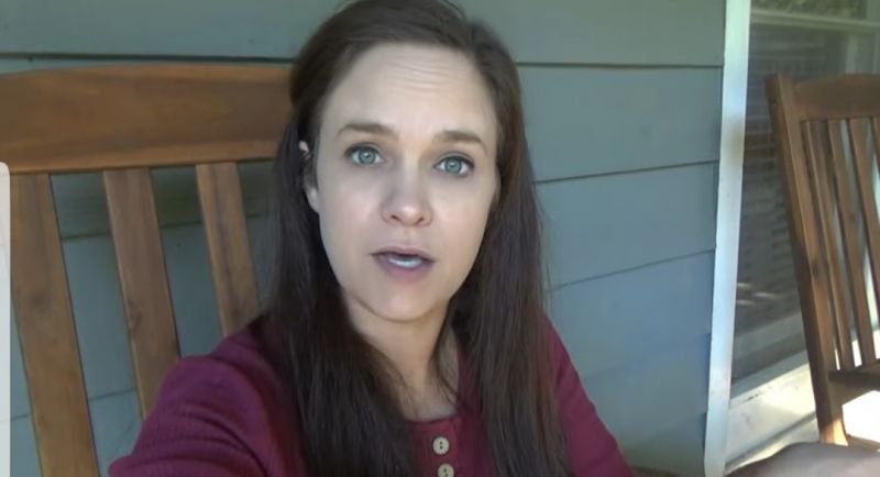 Moss Family Tv:Where the onions are always chunky and the food looks ...