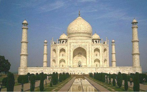 TAJ MAHAL - Memorial to Love