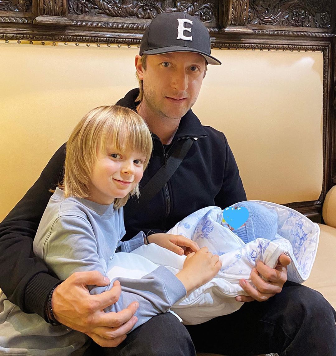 Evgueni Plushenko, Yana, Egor, Alexander et Arseniy - page 3