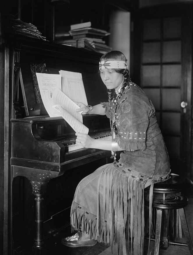 La storia dimenticata di Tsianina Redfeather, la cantante lirica degli ...