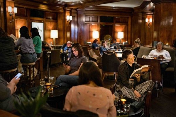 New York: la nuova moda dei reading party.