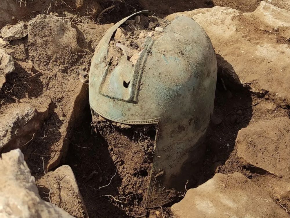 Perché gli antichi Illiri collocavano gli elmi nei loro tumuli funerari?