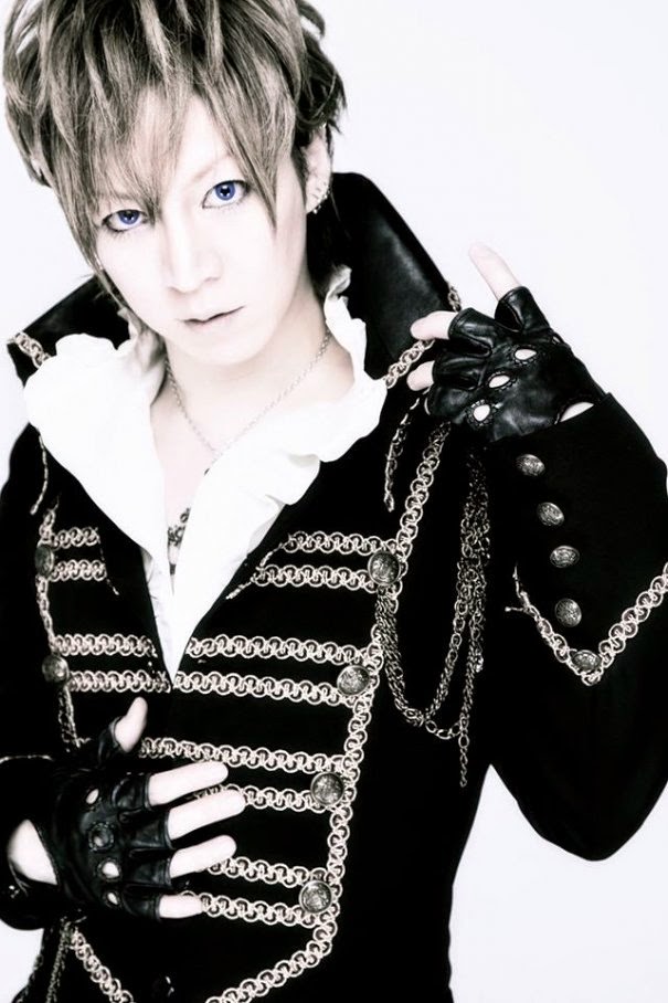 Satsuki (Ex Rentrer en Soi vocalist)