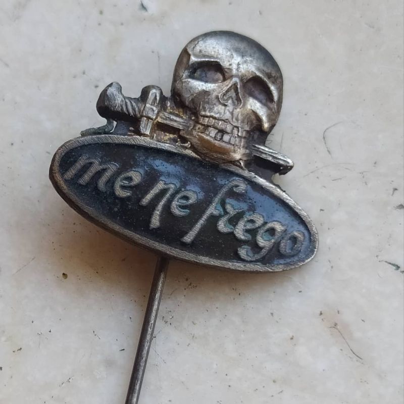 Distintivo Me ne Frego