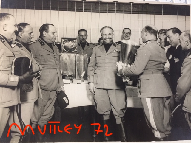 Teruzzi ad una premiazione (sportiva immagino)