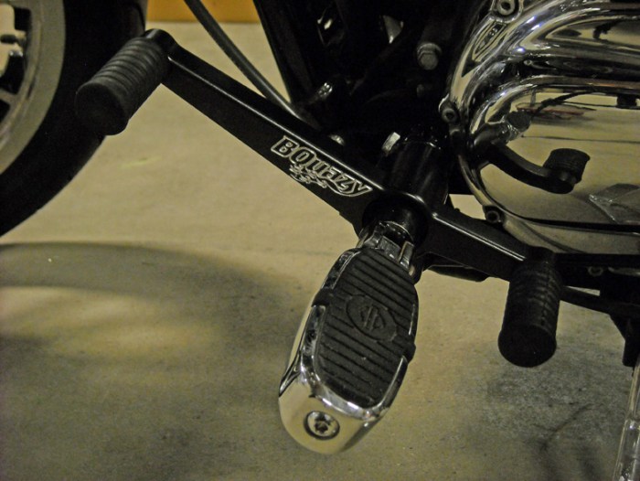 Heel Toe Shift Lever Gloss Black – Sportster 04 & up