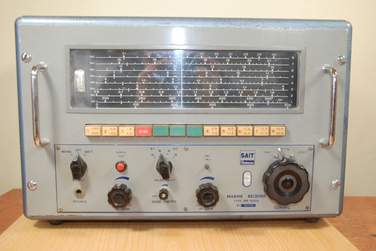 (1295) SAIT Electronics Marine Receiver TYPE MR1500A