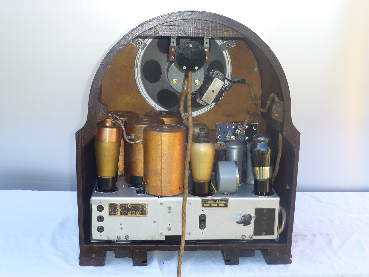 (1005) RADIO PHILIPS 634A