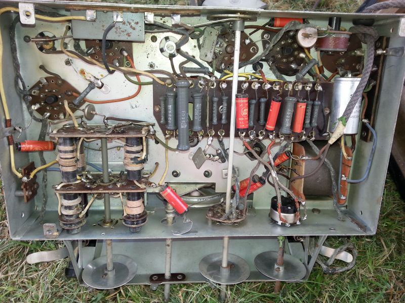 (1018) MAGNADYNE RADIO CHASSIS SV56