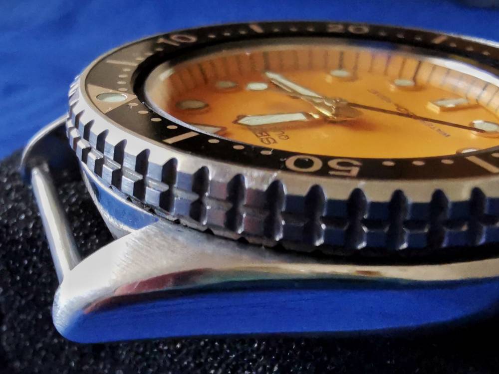 Seiko 6458-600A. La Slim Case Mid Size.