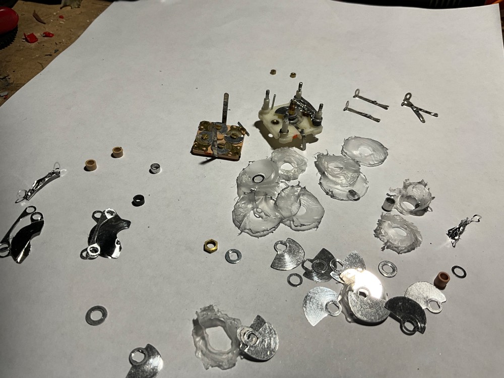 YIMA YM-122 FM/TV/AM/SW1-7 RADIO