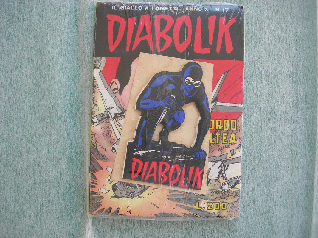 Fumetti rari: Diabolik Blisterato anno X n. 17 con Gadget pupazzetto