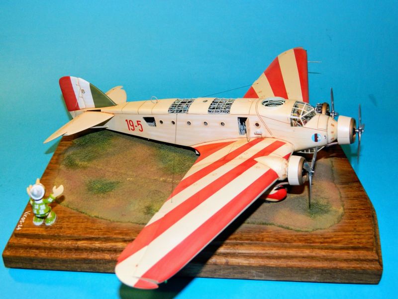 SM 81 Pipistrello Supermodel 1/72 -FINITO