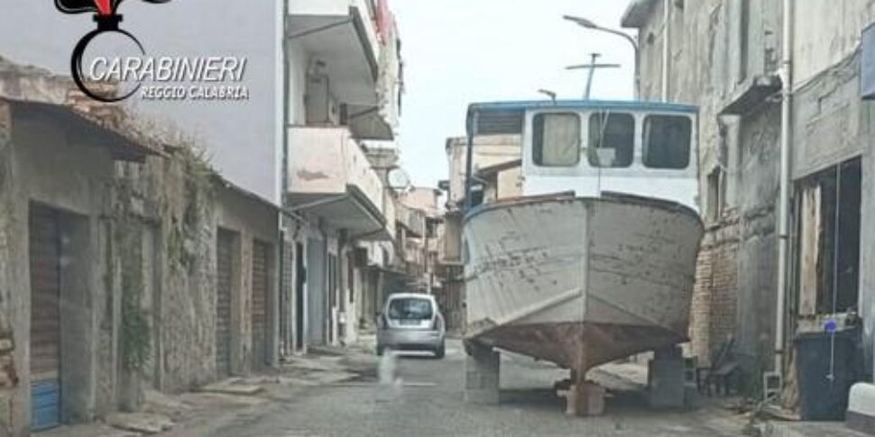 parcheggiate a paranza, davanti casa, tranquilli.