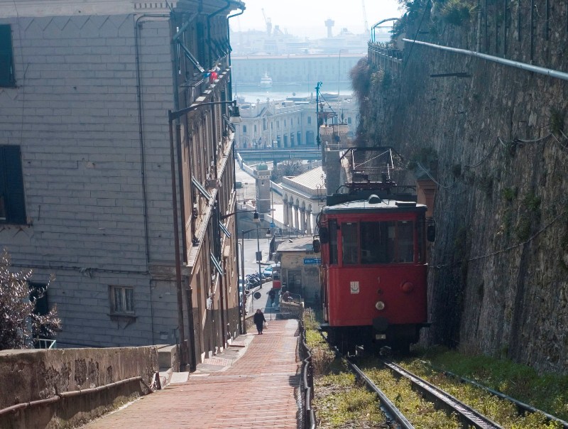 GENOVA: LA FUNICOLARE DELLA ZECCA-RIGHI