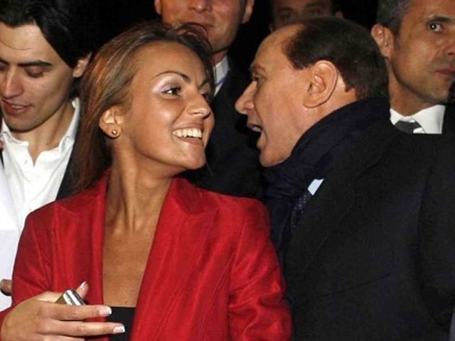 FRANCESCA PASCALE, LA NUOVA FIDANZATA DI SILVIO BERLUSCONI (FOTO)