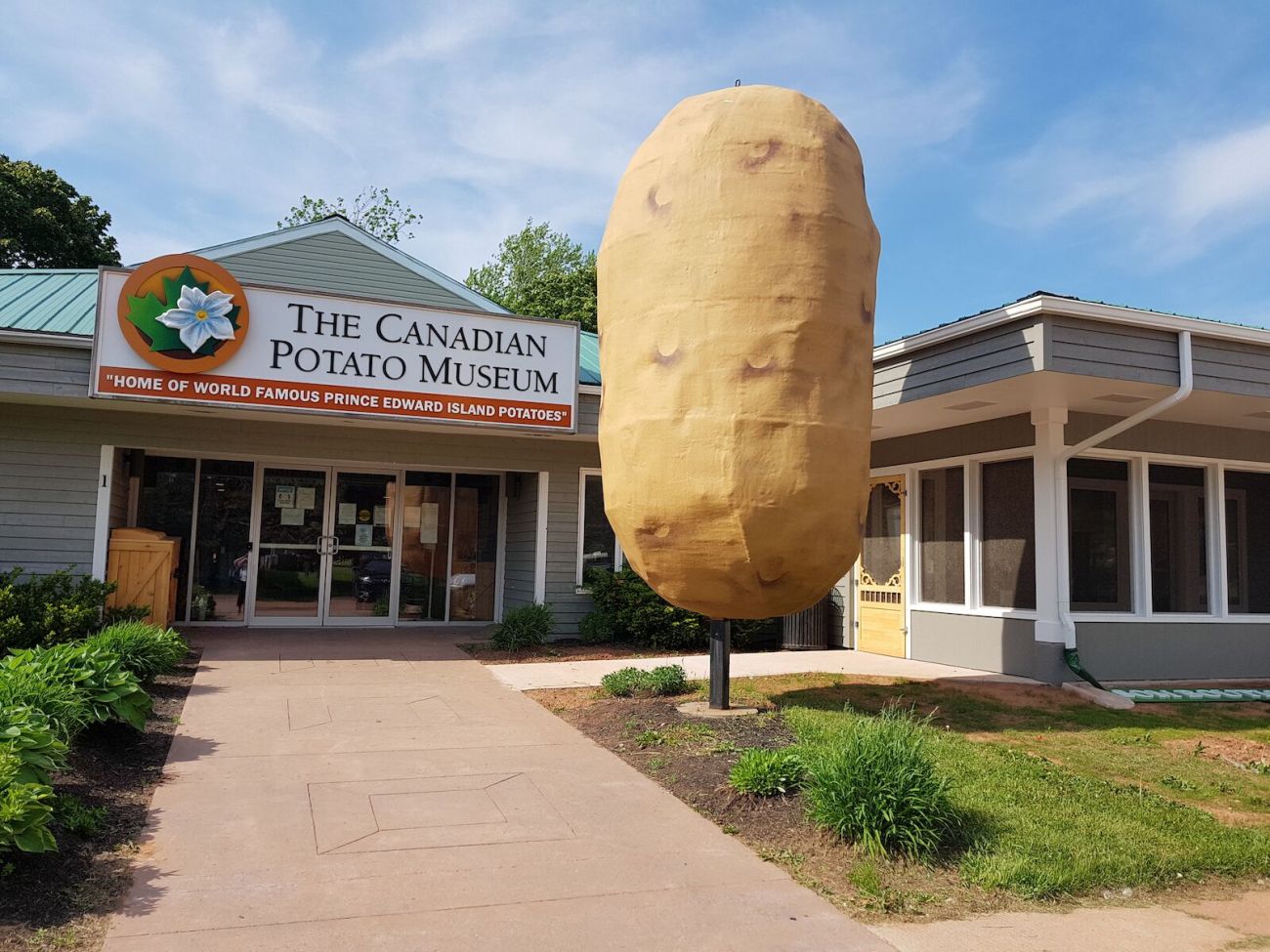 Le 10 enormi statue di cibo sparse in tutto il mondo