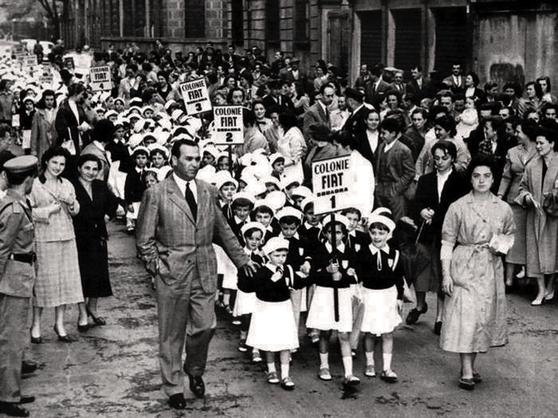 LA BREVE STORIA DELLE COLONIE ESTIVE:anche con foto d'epoca