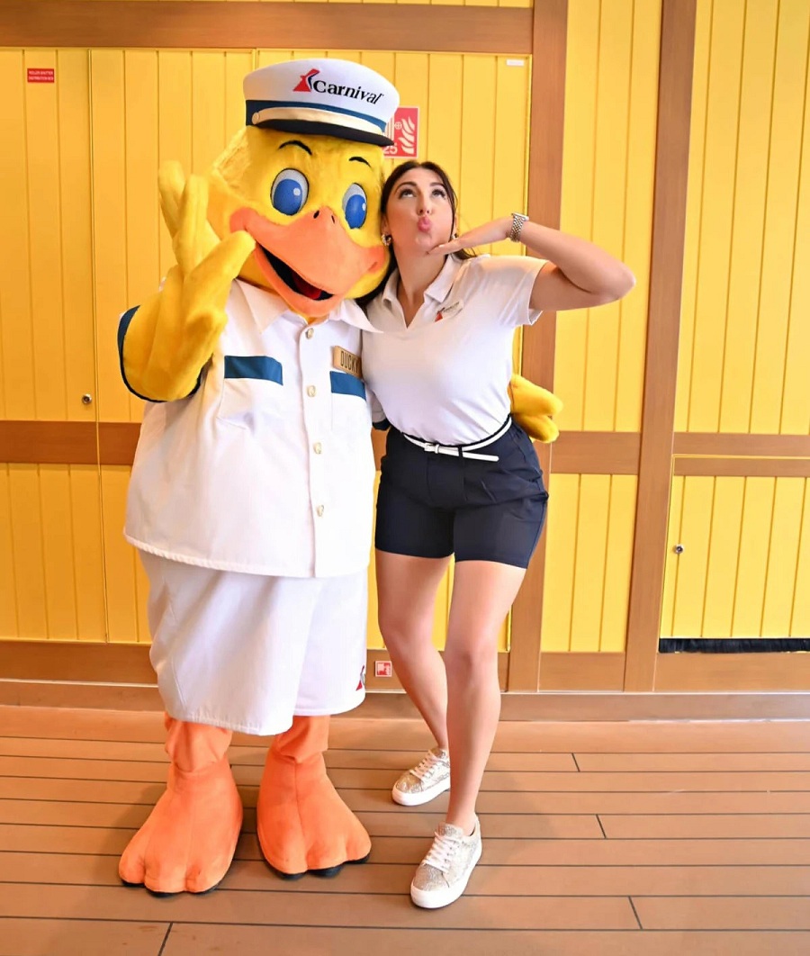 CARNIVAL: LA NUOVA MASCOTTE DUCKY AL DEBUTTO A BORDO DELLA NAVE ...