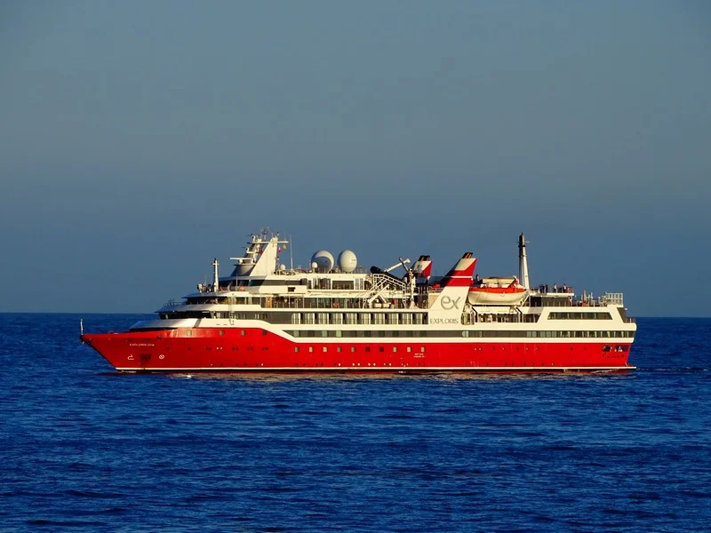 EXPLORIS EXPEDITIONS & CRUISES:NAVE EXPLORIS ONE FESTEGGIA 35 ANNI DI ...