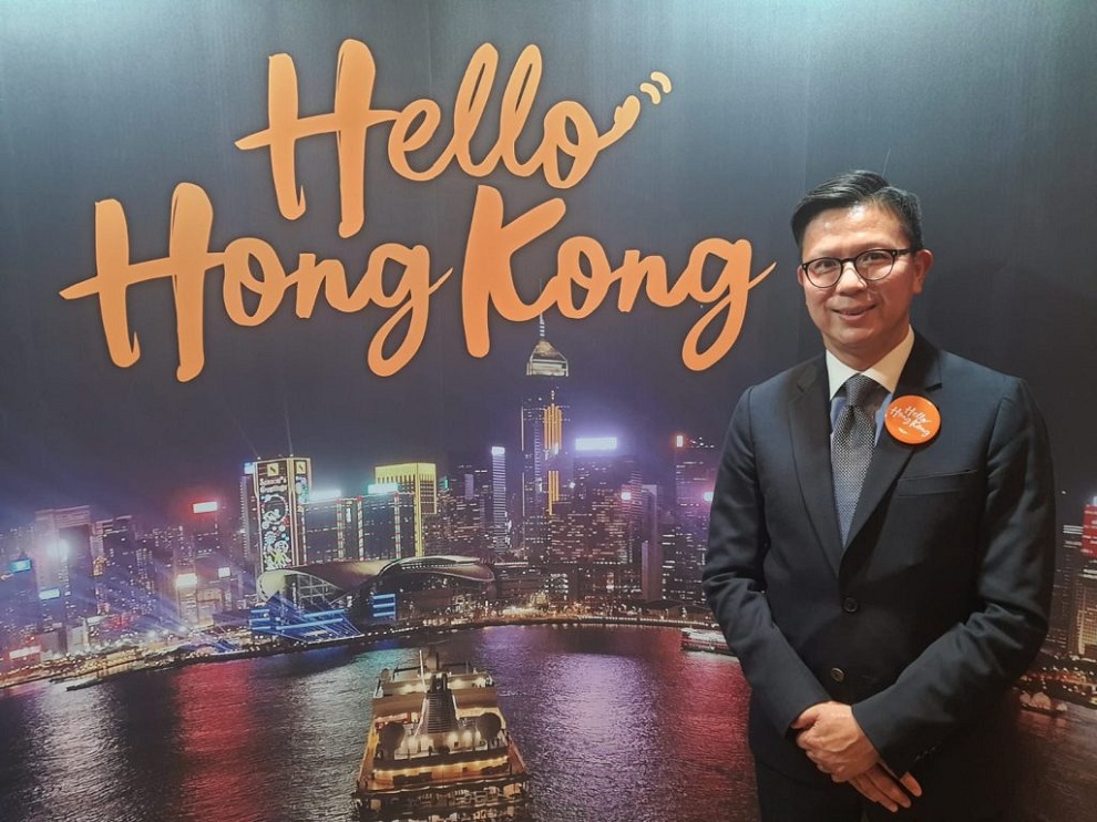 HONG KONG: FESTEGGIA RITORNO DELLE NAVI DA CROCIERA INTERNAZIONALI