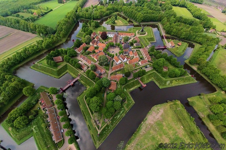 LA FORTEZZA A STELLA DI FORT BOURTANGE IN OLANDA