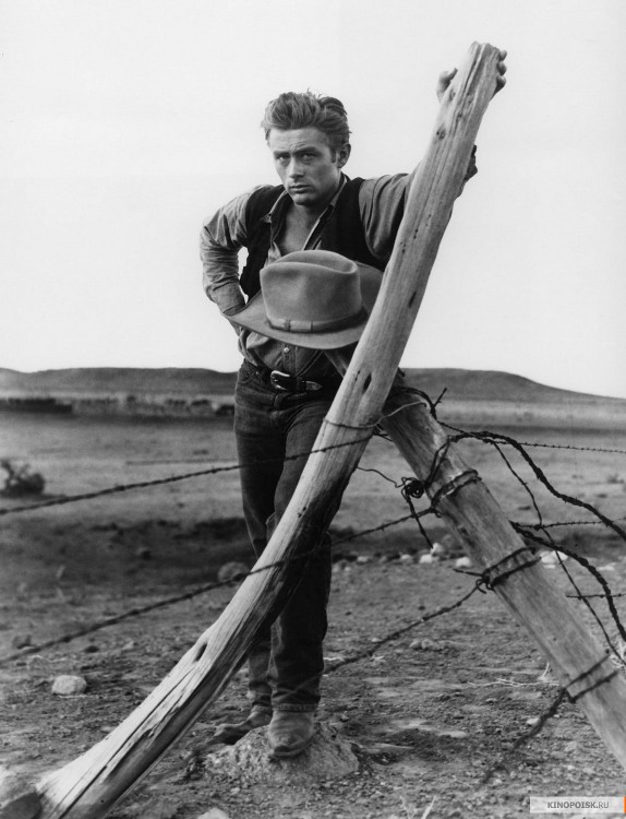 JAMES DEAN, BIOGRAFIA E FOTO STORICHE