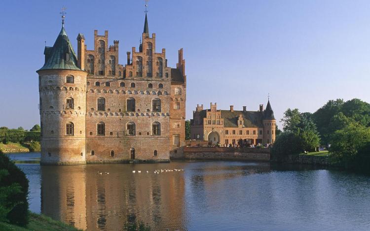 IL BELLISSIMO CASTELLO DI EGESKOV - DANIMARCA