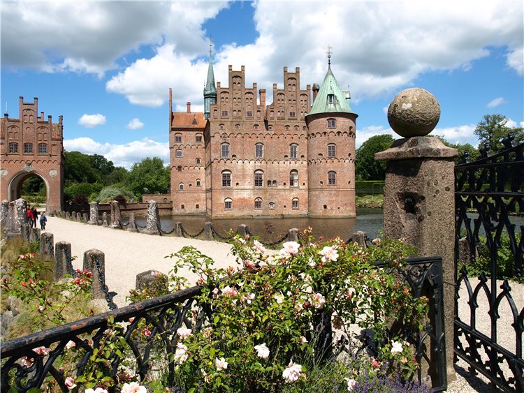 IL BELLISSIMO CASTELLO DI EGESKOV - DANIMARCA