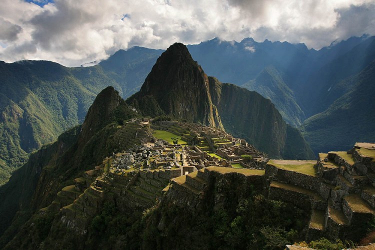 MACHU PICCHU, LA CITTÀ MISTERIOSA SITUATA IN PERÙ
