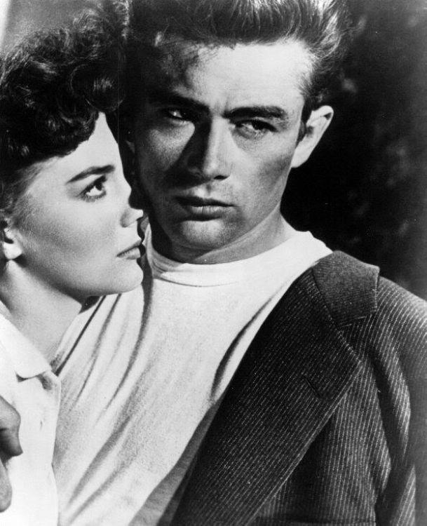 JAMES DEAN, BIOGRAFIA E FOTO STORICHE