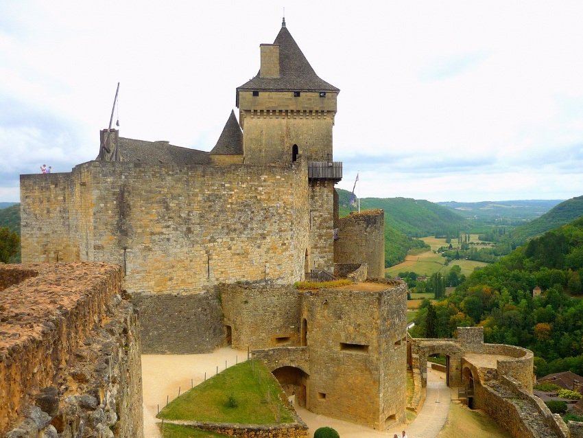 FRANCIA: IL CASTELLO DI CASTELNAUD, ANTICA FORTEZZA MEDIEVALE
