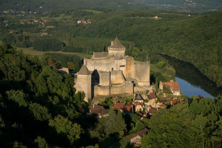 FRANCIA: IL CASTELLO DI CASTELNAUD, ANTICA FORTEZZA MEDIEVALE