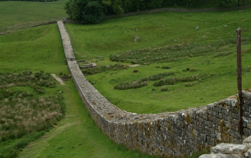 SCOZIA: IL VALLO DI ADRIANO, UNA FORTIFICAZIONE DI PIETRA