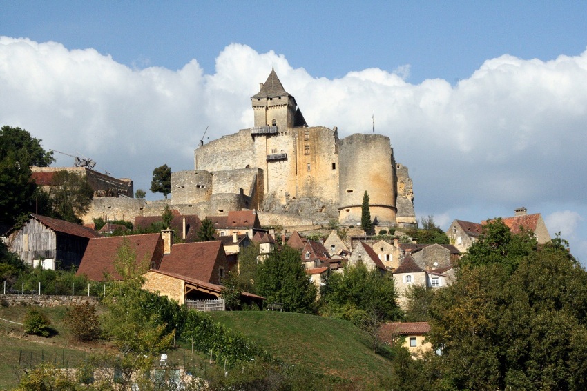 FRANCIA: IL CASTELLO DI CASTELNAUD, ANTICA FORTEZZA MEDIEVALE