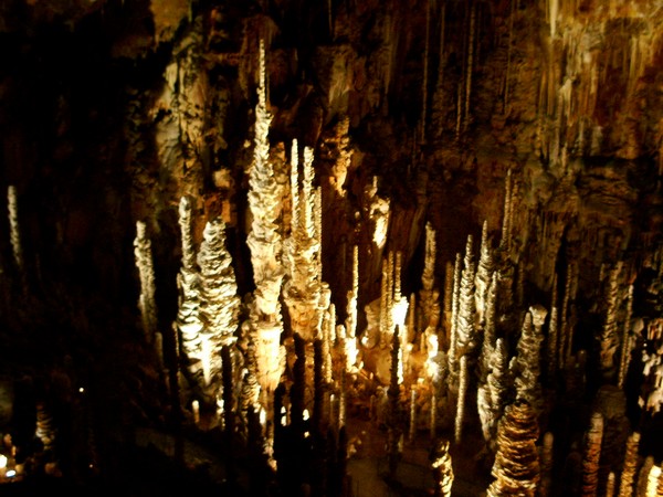 Stalattiti e stalagmiti: la natura si dedica all'arte