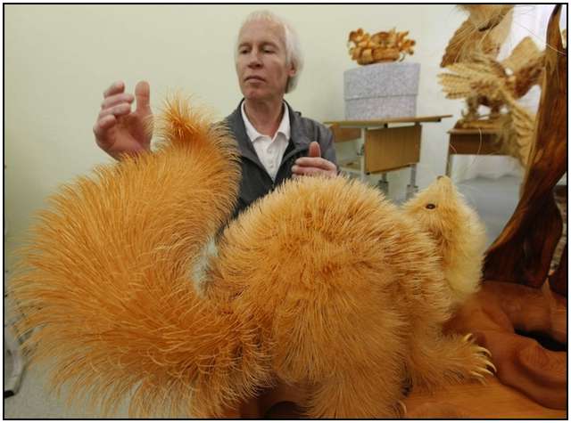 SERGEY BOBKOV: LO SCULTORE CHE CREA MERAVIGLIOSE SCULTURE CON GLI SCARTI DEL LEGNO [FOTO]