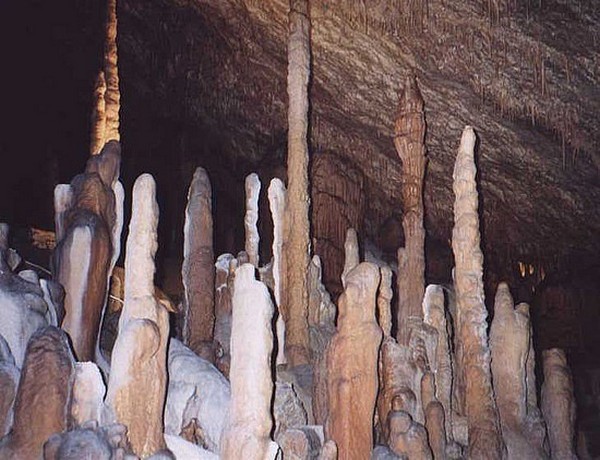 Stalattiti e stalagmiti: la natura si dedica all'arte