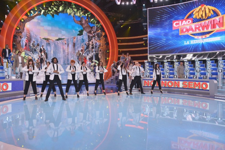 CIAO DARWIN 7, QUINTA PUNTATA 15 APRILE 2016: STREAMING VIDEO, IO SO IO VS NOI NON SEMO