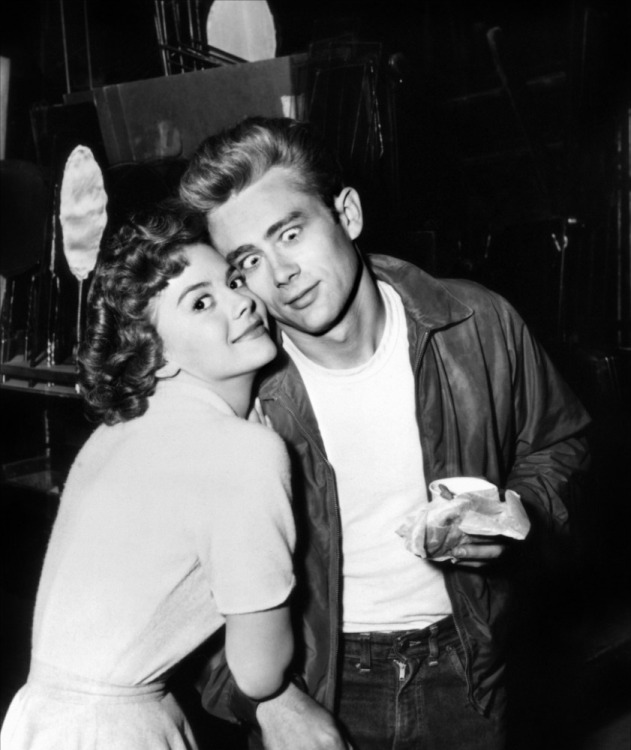 JAMES DEAN, BIOGRAFIA E FOTO STORICHE