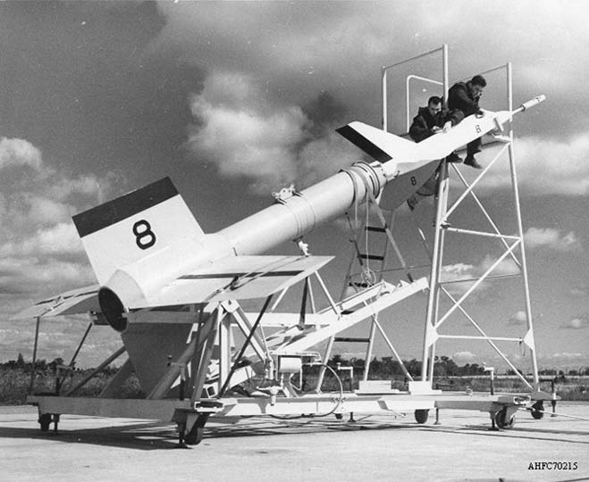 Avro Arrow e Booster Nike Ajax