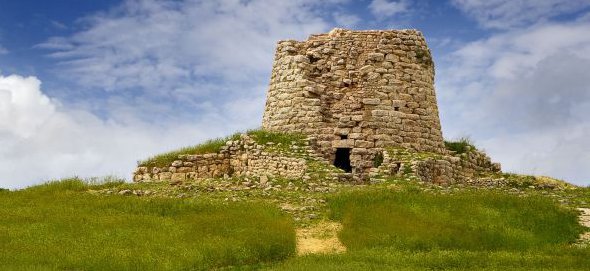 SARDEGNA - BREVE VIAGGIO TRA I NURAGHI